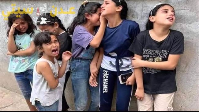 عربية وعالمية صورة مؤلمة ست فتيات في غزة لحظة الوداع الأخيرة لأبويهن